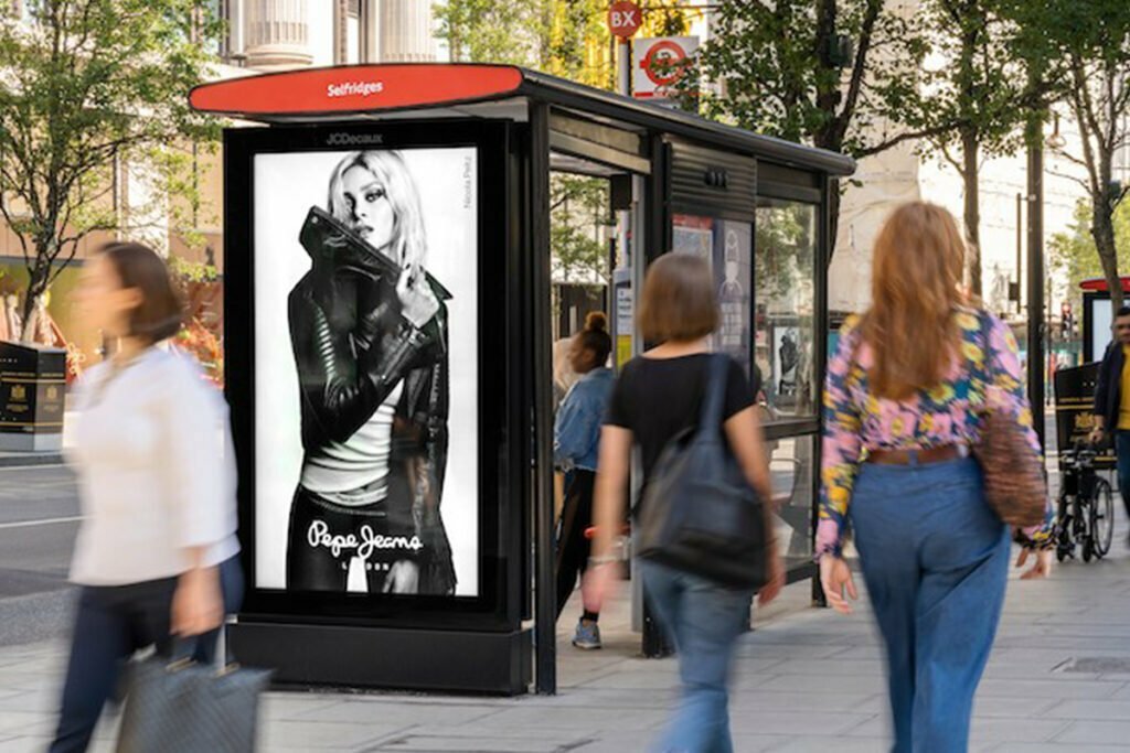 Benefits of Bus Stop Advertising | Bus Media